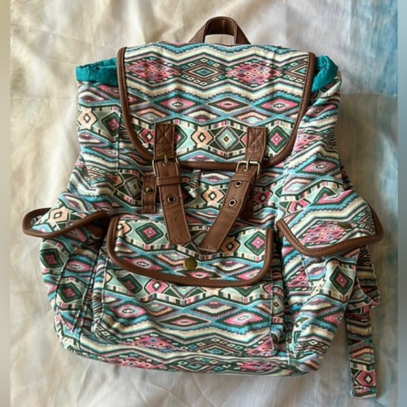 Candie's | Bags | Closet Clear Out Candies Diamond Pattern Canvas ...
